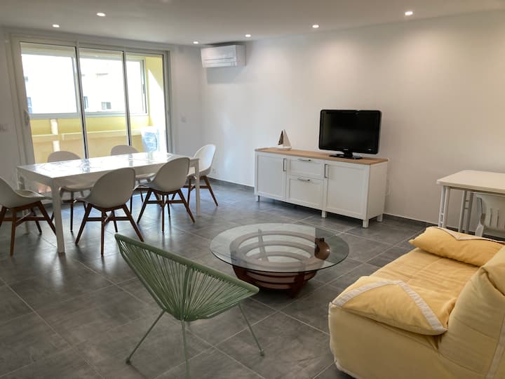 Superbe Appartement Avec Parking Extérieur Gratuit - Le Lavandou