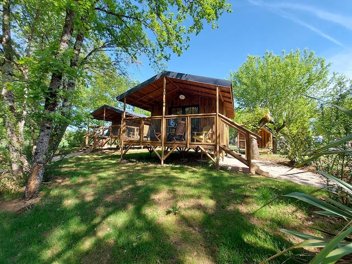 Jolie Cabane En Bois Au Coeur D'un Camping Nature - Montricoux