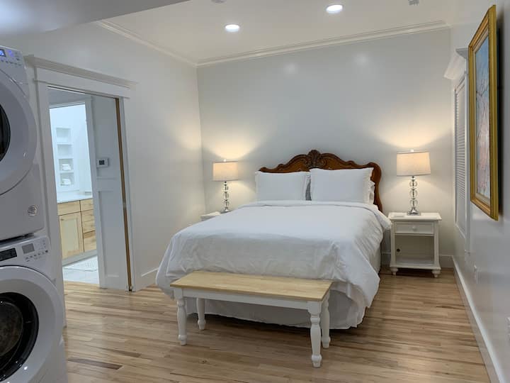 Lovely 1 Bdrm 3 Blocks From Hospital - Cheyenne, WY