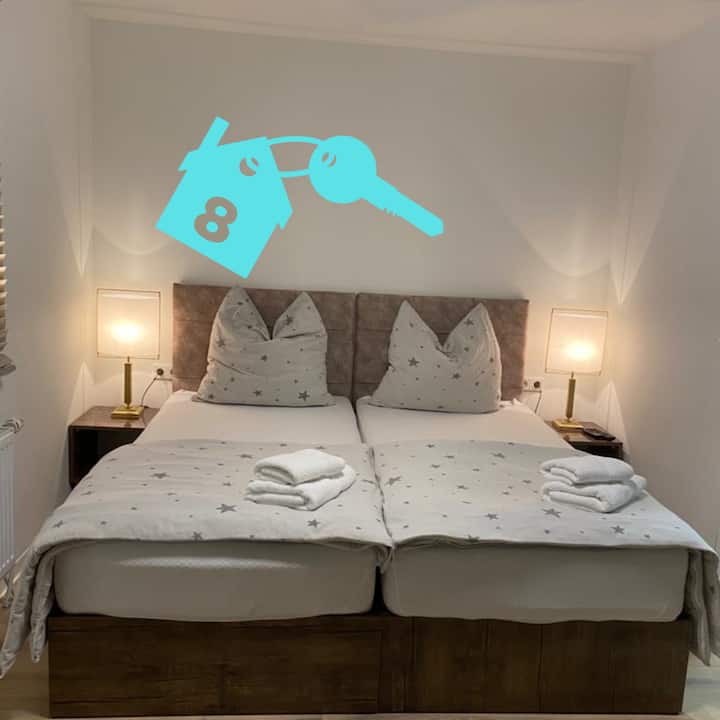 [8] Modernes Zimmer Mit Bad Und Küche - Jork