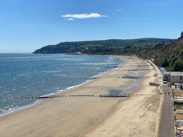 3 Bed Apt. Parking, Lift, Opposite Beach- Sandown - Sandown