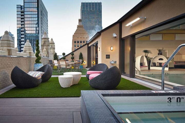 The Playwright's Palace - Chicago, IL