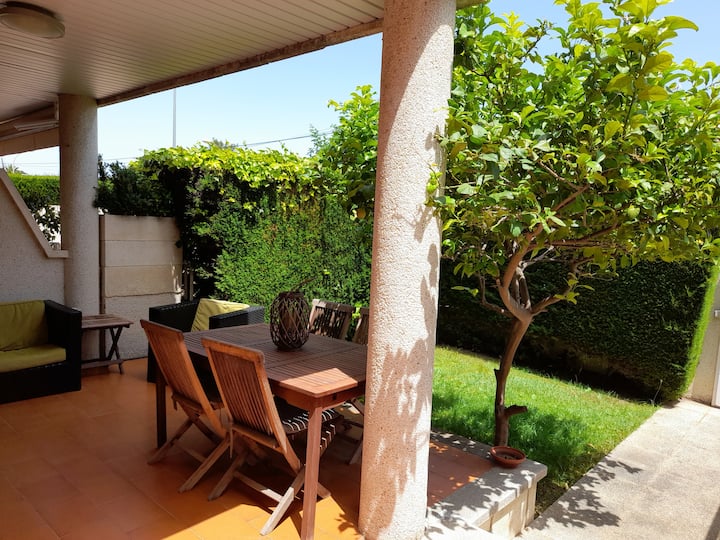 Tranquilo Adosado En Vilafortuny Con Piscina - Cambrils