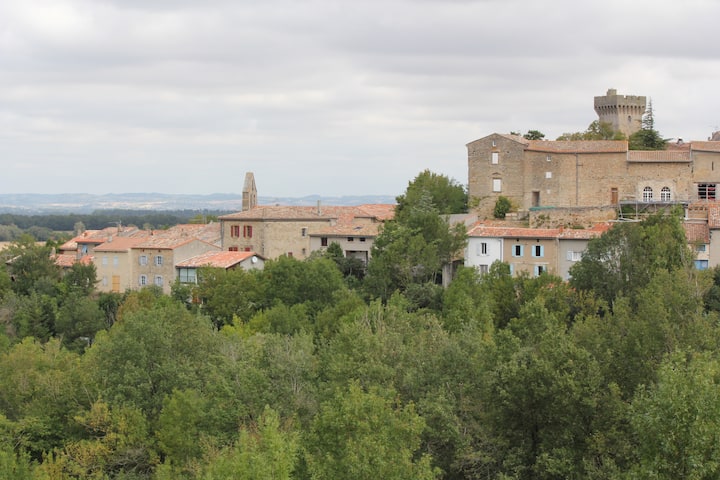 Maison Dans Un Tout Petit Village - Revel