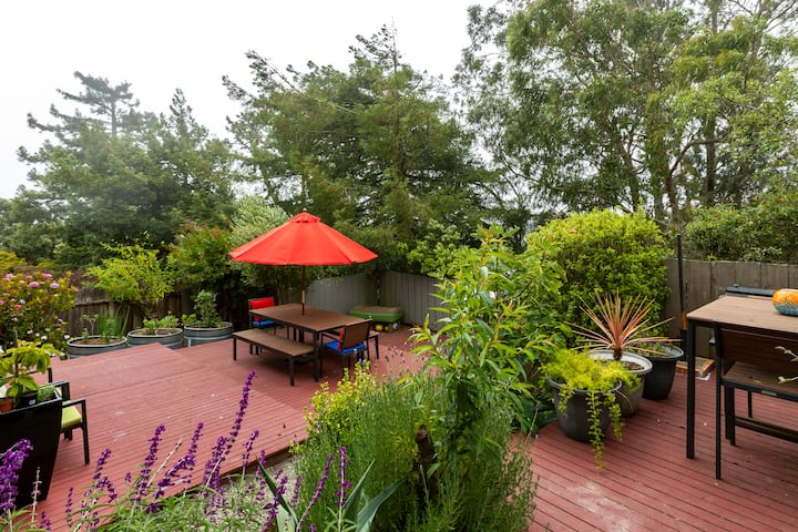 Midtown Terrace Garden Suite - San Francisco, CA
