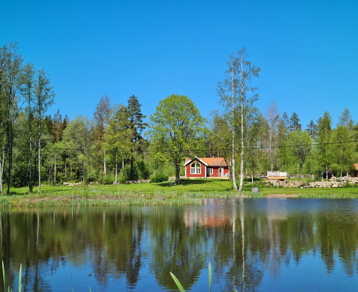 Renovated Old Cottage With Own Lake And Stream. - Sala