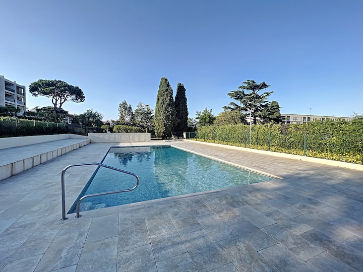 Bel Appartement En Résidence Avec Piscine - Antibes