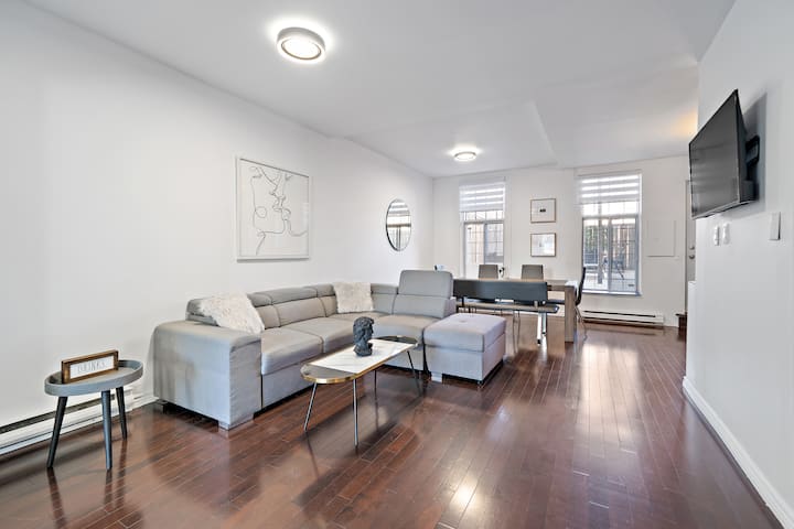 Montreal 3br 2bath 3-patios -Saint-denis -Sleeps16 - Montreal