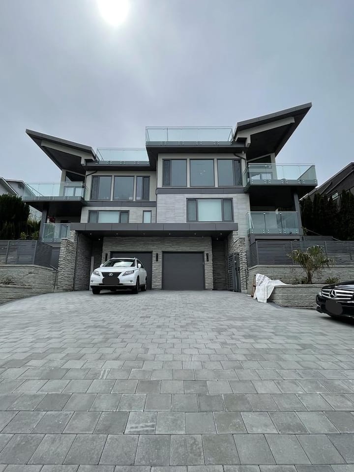 Luxury 3 Bedroom In Burnaby W/ Amazing Views - Burnaby