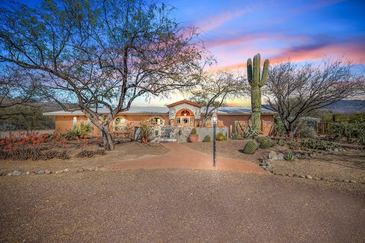 Saguaro Family Oasis |Pool, Hot Tub, Privacy Acre - 圖森