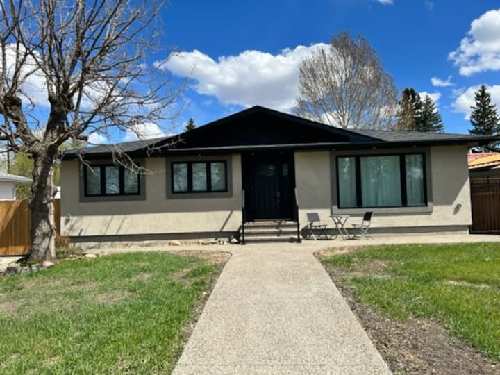 Masterfully Renovated Bungalow In Laurier Heights - Edmonton
