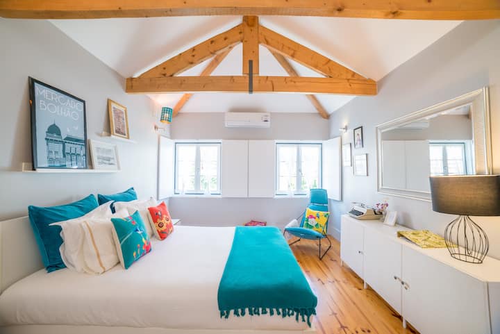 Bright Attic: Best Location & Views @ Hist. Center - Porto