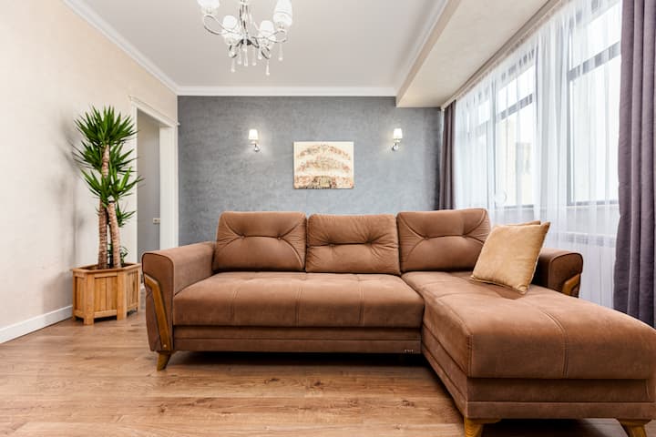 Tata's  Gorgeous Apartment - Tbilissi