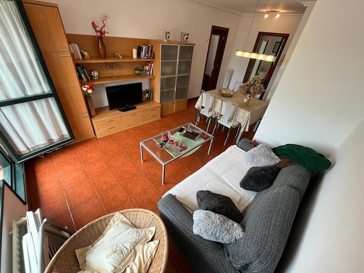 Apartamento Con Vistas En Complejo Residencial - Comillas