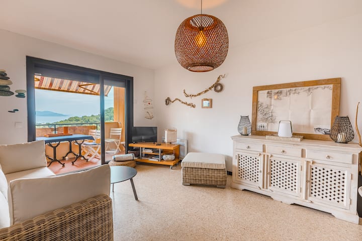 Lavandou - Côté Bormes - T3 Traversant - Piscine - Le Lavandou