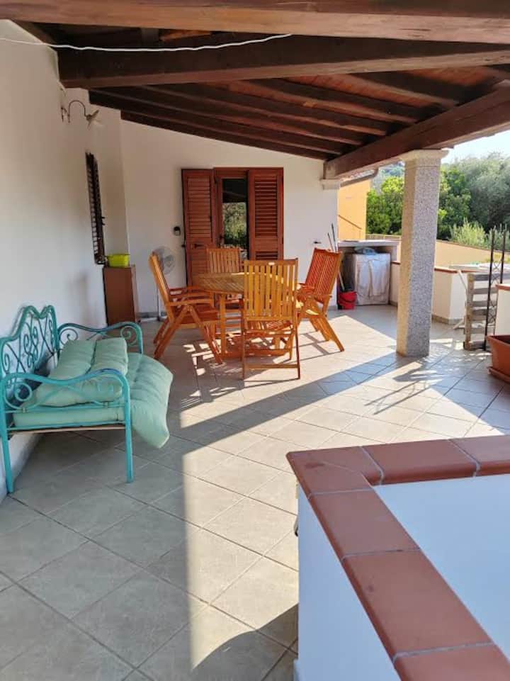 Trilocale Con Ampia Veranda E Giardino - Budoni