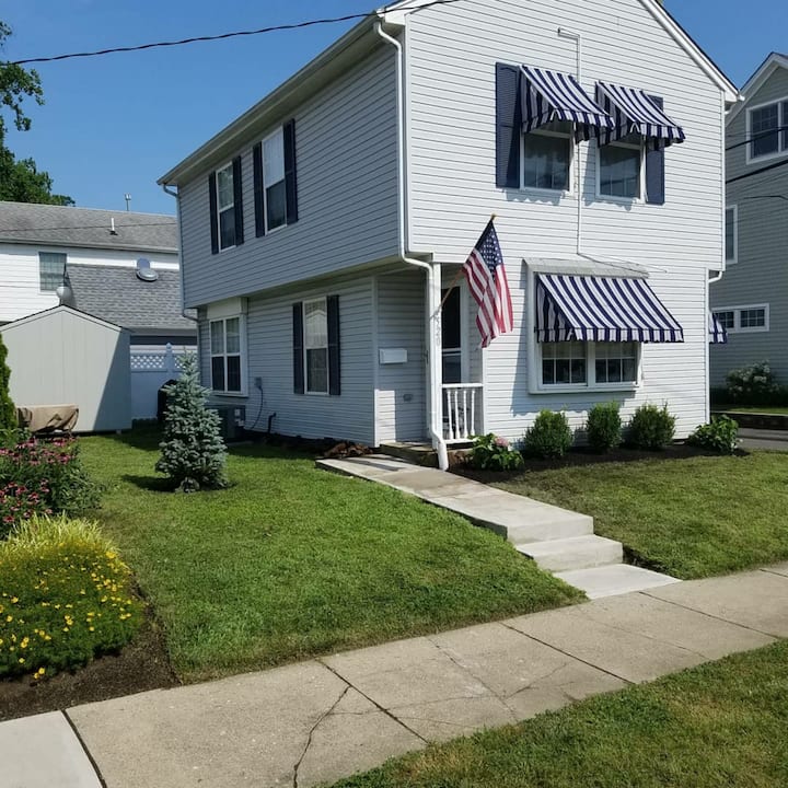 Beautiful Cottage Steps From The Sea - Bradley Beach, NJ