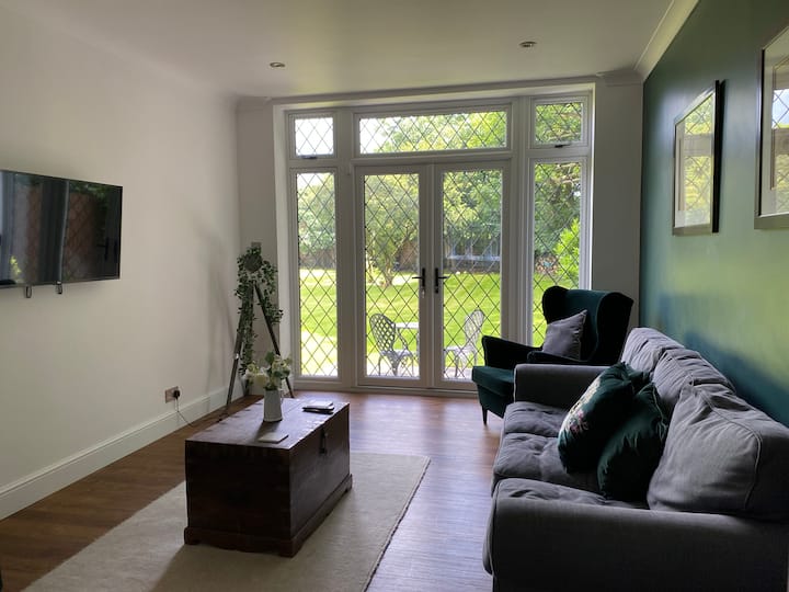 Abbots Park House
2 Bed In Tranquil Location - 브롬리