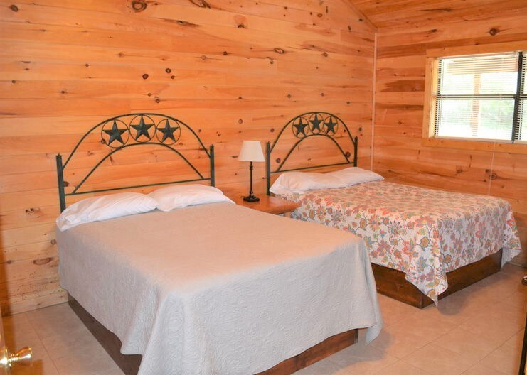 Neal's Lodges Blockhütte 66 - Blockhütten zur Miete in Concan, Texas ...