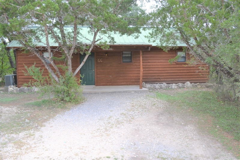 Neal's Lodges Blockhütte 66 - Blockhütten zur Miete in Concan, Texas ...