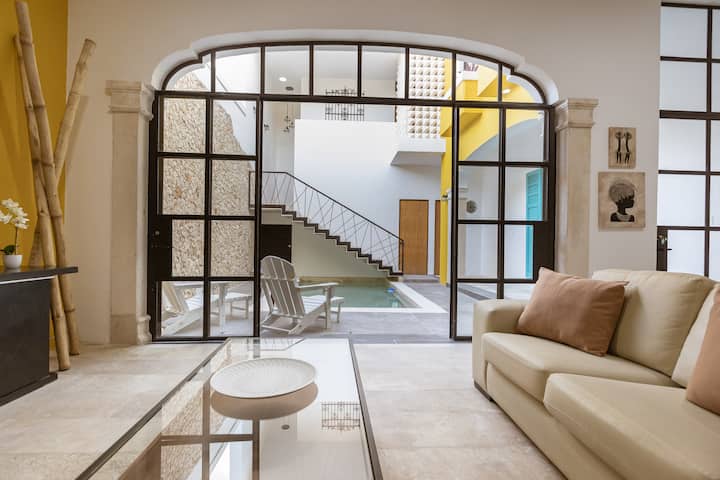 Casa En El Centro De La Ciudad Con Alberca - ユカタン