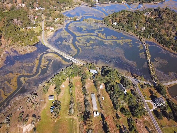Family Lowcountry Marsh Front Getaway - 好萊塢