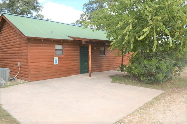 Neal's Lodges Cabin 73 - Concan, TX