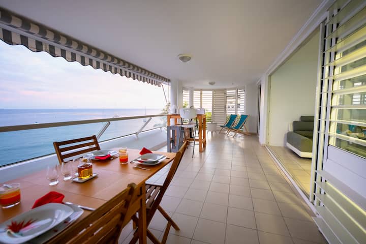 Appartement Vue Mer , Pieds Dans L'eau. - Fort-de-France
