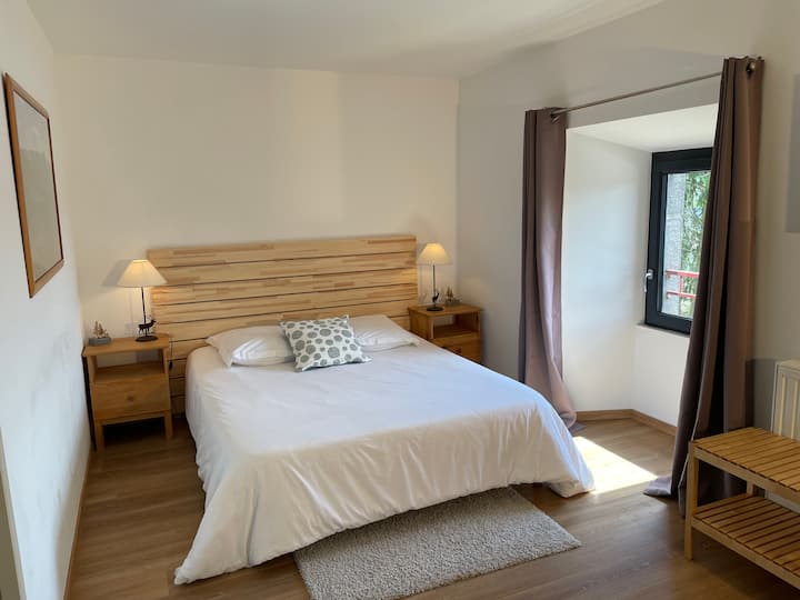 Domaine De La Bâtisse
Chambre Lauze - Chaudes-Aigues