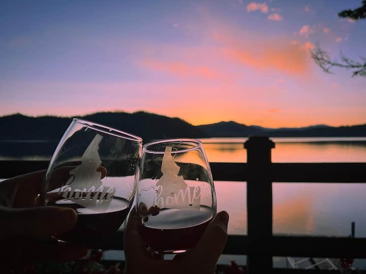 Lakefront Cabin With Gorgeous Sunset Views! - Priest Lake, ID