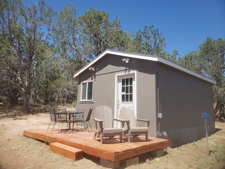 Cheerful Cottage With Majestic Mountain Views - Paonia, CO