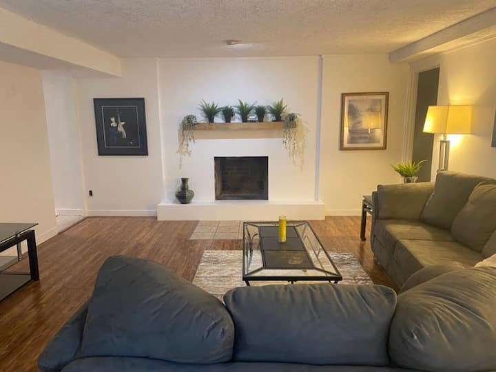 Creekside Oasis Garden Suite With Water Views - Langford