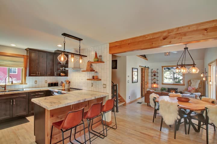 Beautiful Cabin At Historic Pinecrest! - Larkspur, CO
