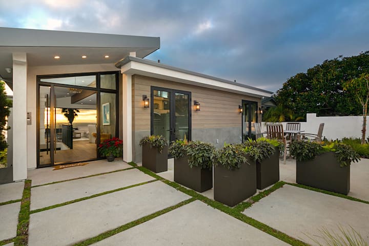 Luxury Oceanview Villa W/ Rooftop Yard In Cardiff - Encinitas, CA