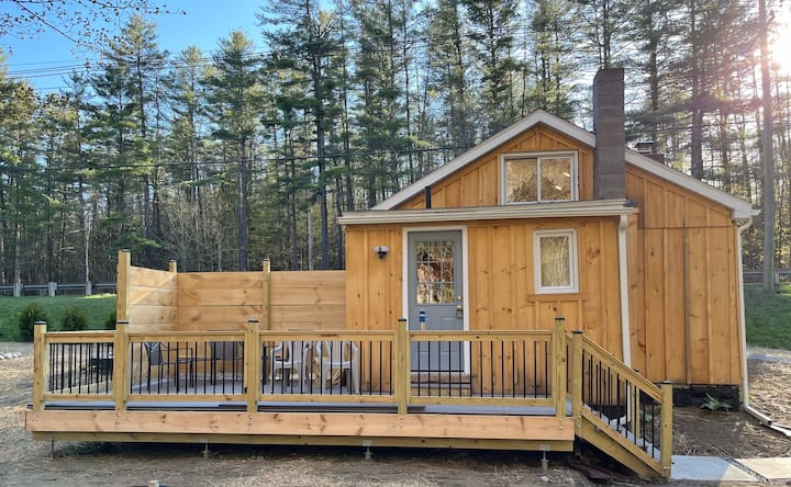 Cozy Stream-side Cabin - Pontoosuc Lake, MA