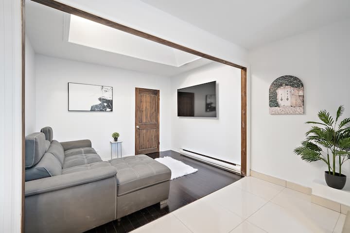Montreal 2br 1balc+2patios Sleeps10 On Saint-denis - Laval