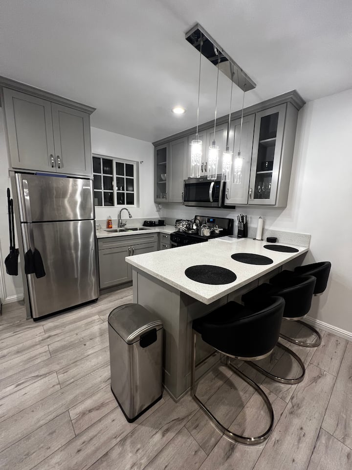 New, Fireplace, Workspace, Outdoor Movie Theater 🍿 - Torrance, CA