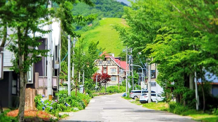 Sunshine Hakuba (Ski-in-ski-out) - Hakuba