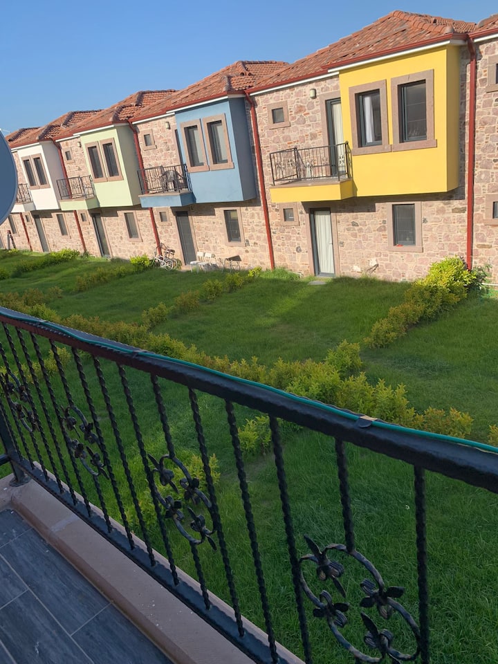 Ayvalık Küçükköy De Bahçeli , Müstakil Villa. - Ayvalık