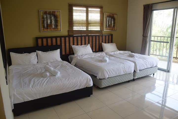 Chill Jacuzzi Gold Coast Morib Resort At Banting. - Morib