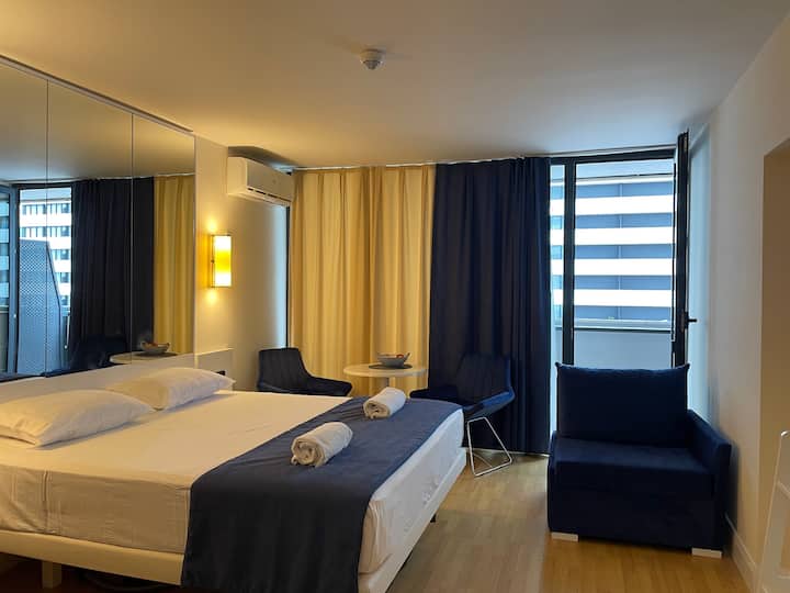 Scenic Apartment In The First Line Of Batumi Beach - Batumi