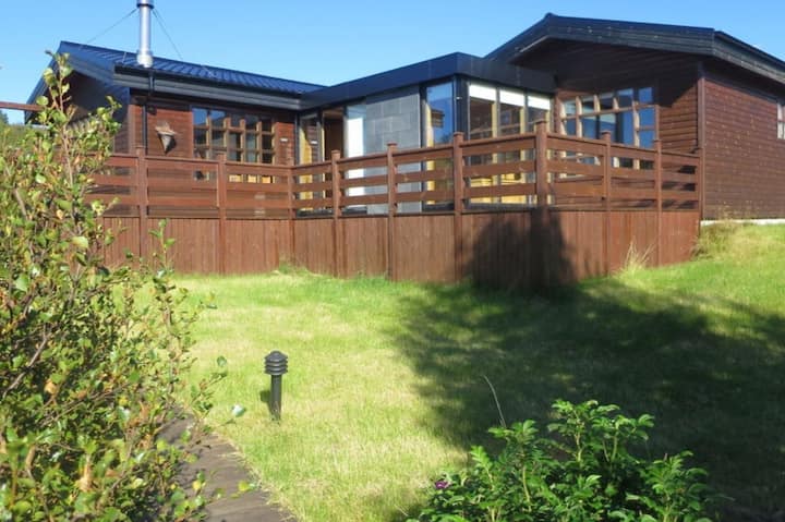 Cabin For 9 W/ Hot Tub, Fireplace & Activities - Iceland