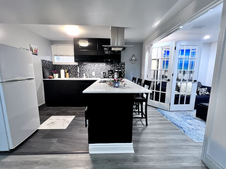 Mar Apartment - Toronto