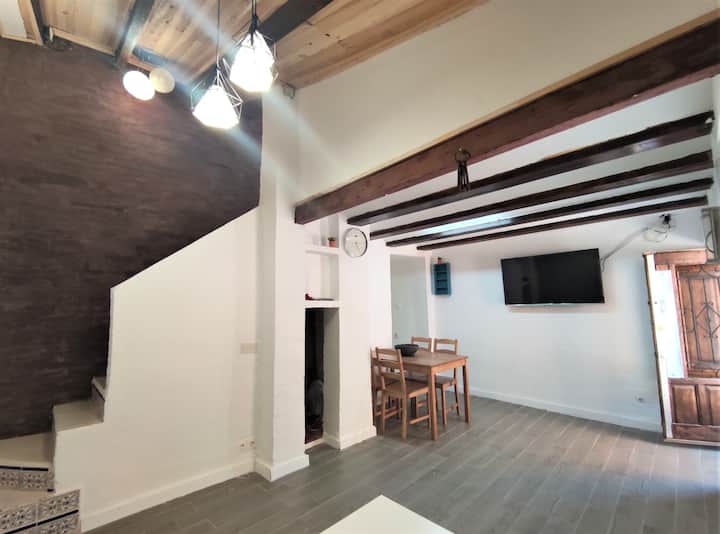 Casita Rustica En Plena Ciudad - Walencja