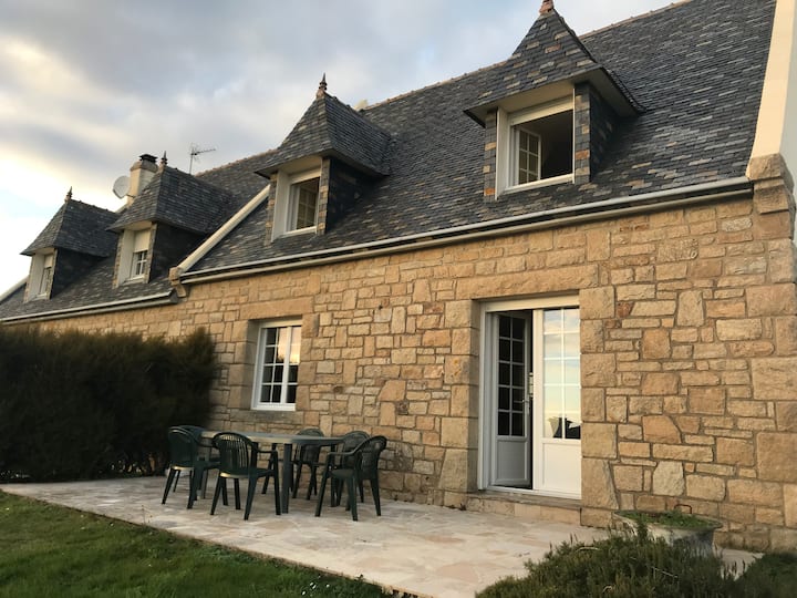 Maison En Pierre Mitoyenne Vue Sur Mer - Audierne