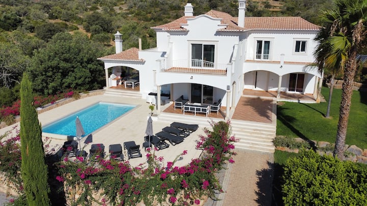 Casa Camapa : Splendide Et Spacieuse Villa - Faro District