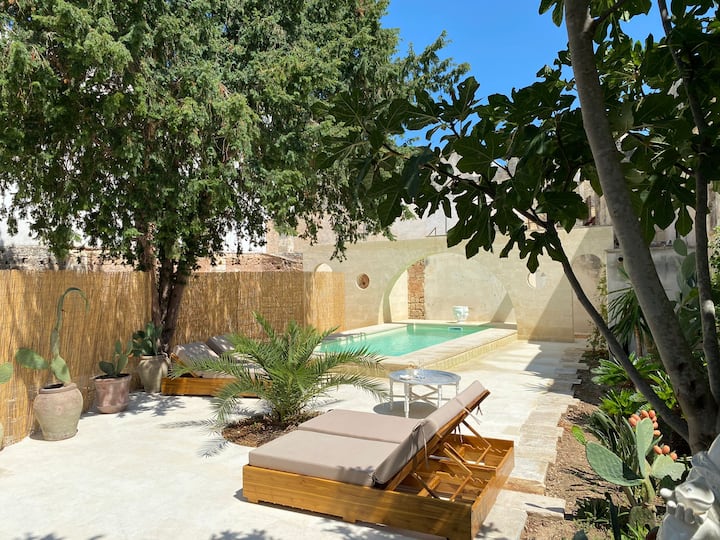 Palazzo Giustiniani Ambasciatore Sogliano Cavour - Melendugno