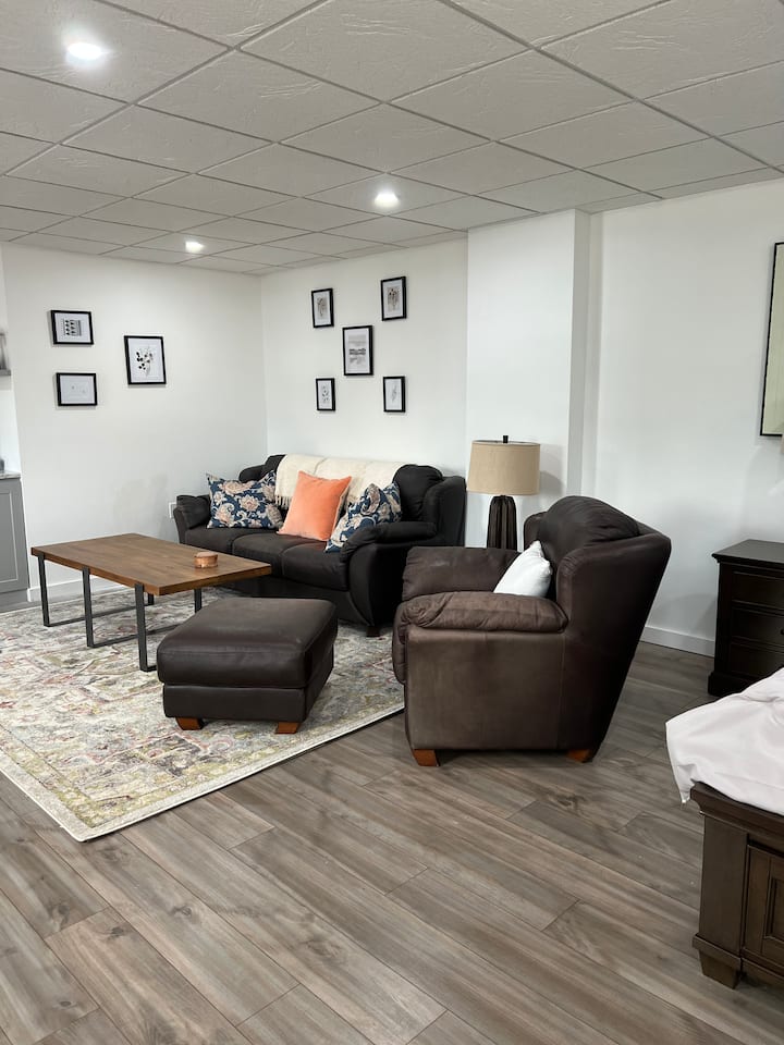 Main Street Gem Walk To All Shops - Luray, VA