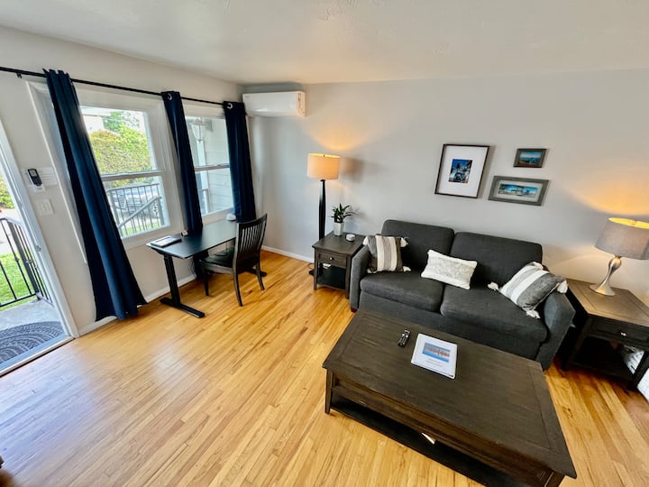 Close Proximity To Downtown, Gaslamp, Petco Park - San Diego, CA