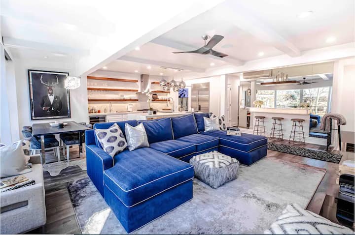 New Luxury Two Level 4 Bedroom - 4.5 Bath Condo! - アスペン, CO